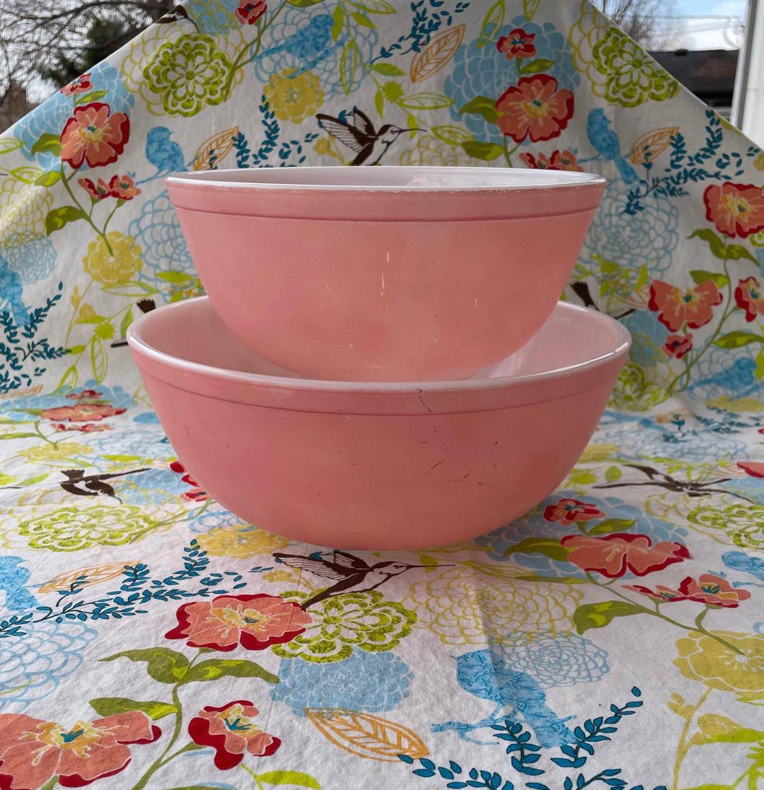 Pair of Nesting Pyrex Matte Pink Bowls - Etsy