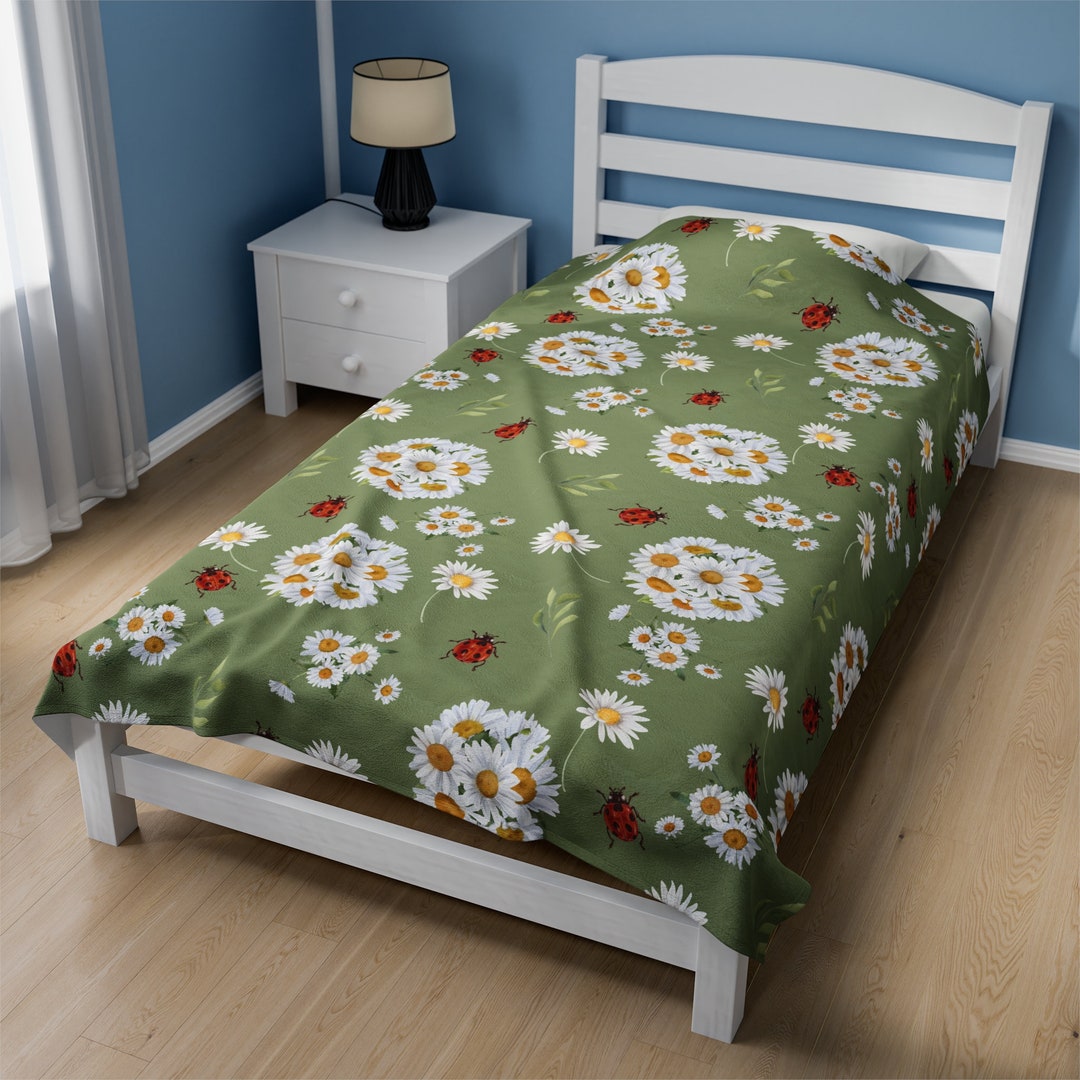 Daisy Ladybug Blanket, Spring Summer Home Decor, Decorative Floral ...