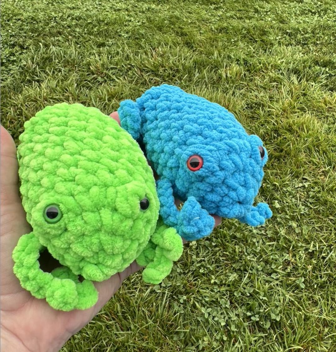 Crochet Pocket Frog Plushie, Squishy Green Frog Stuffed Animal ...