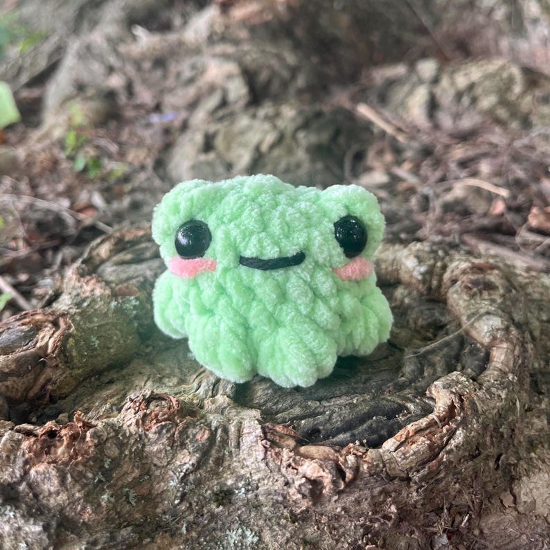 Crochet Pocket Frog Plushie ~ Mini Frog ~ Froggy ~ Stuffed Animal ...