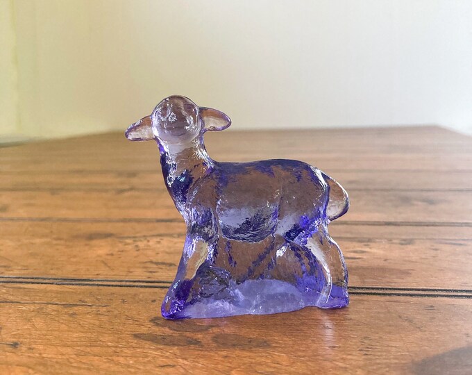 Fenton Uranium Glass Lilac Lamb Figurine 2005. Collectible Purple ...