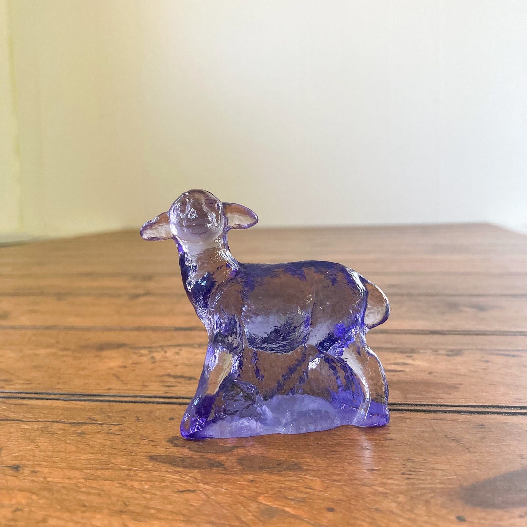 Fenton Uranium Glass Lilac Lamb Figurine 2005. Collectible Purple ...