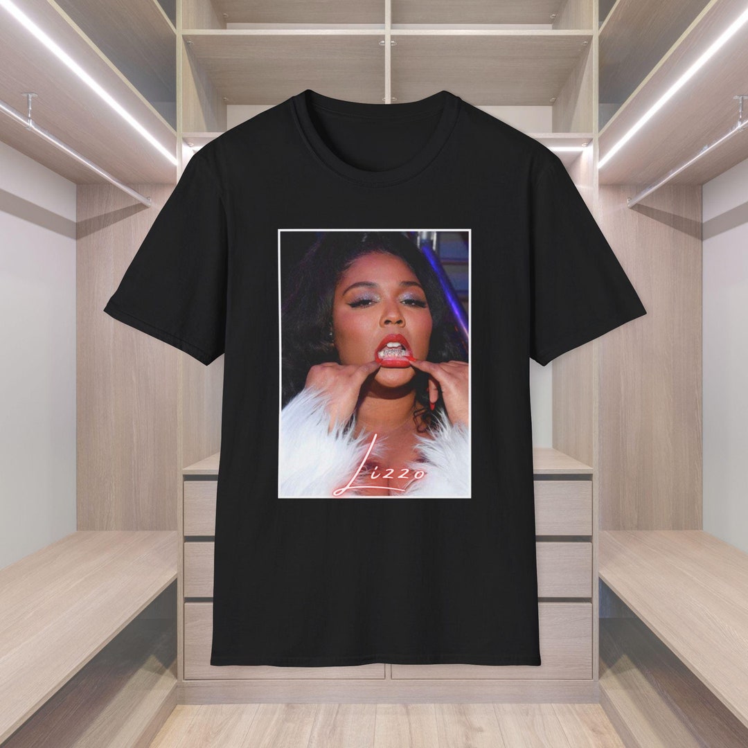 Lizzo Grillz Glam Photo Unisex T-shirt, Lizzo Shirt, Lizzo, Lizzo Tour ...