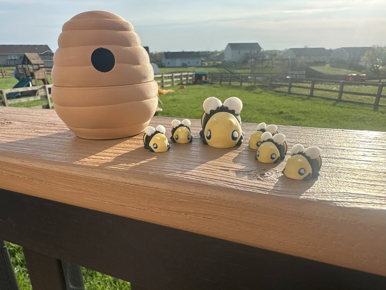 Bee Fidget Toy Bee Desk Decoration 3D Printed Bee and Hive or Flower - Etsy