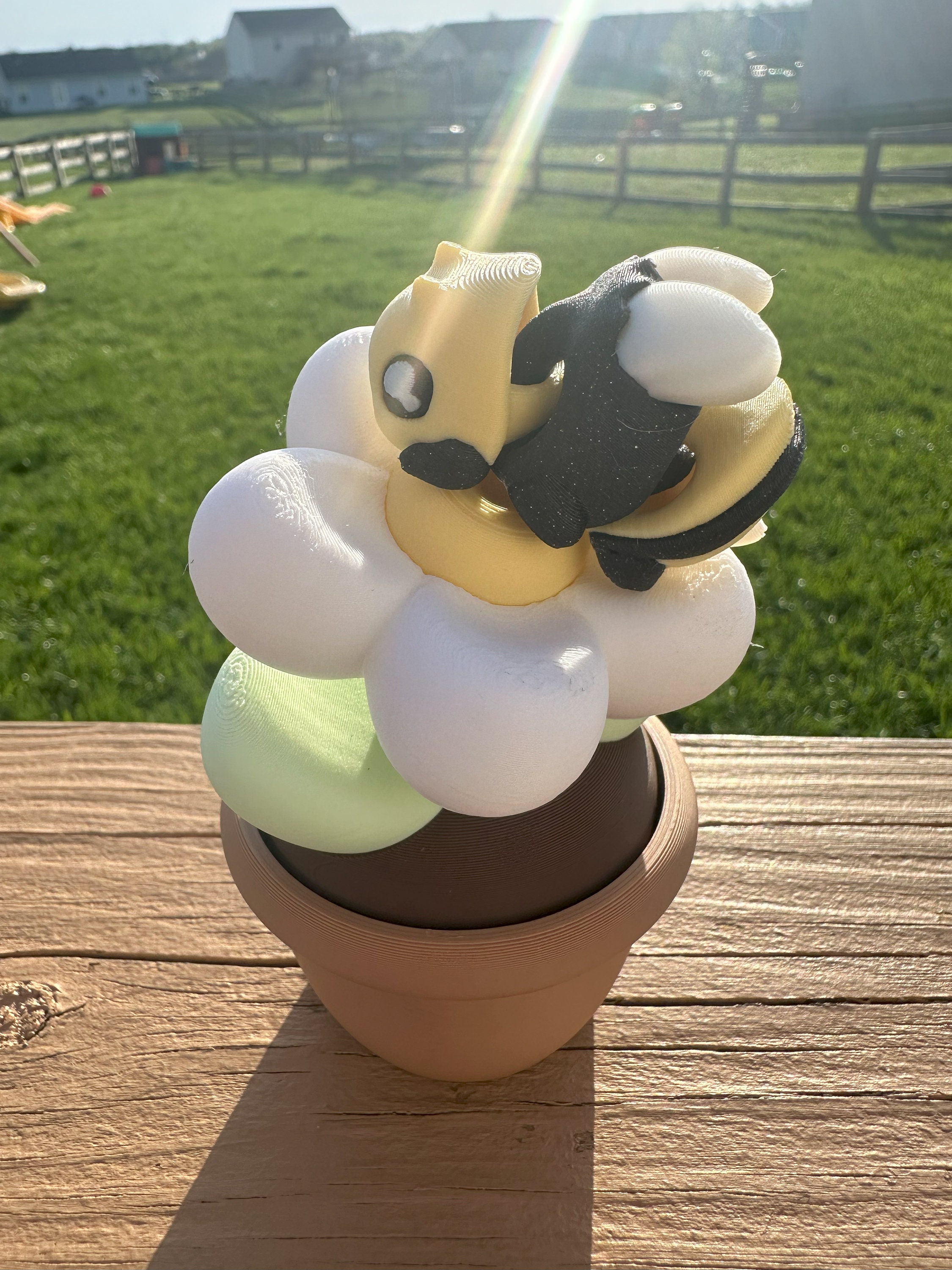 Bee Fidget Toy Bee Desk Decoration 3D Printed Bee and Hive or Flower - Etsy