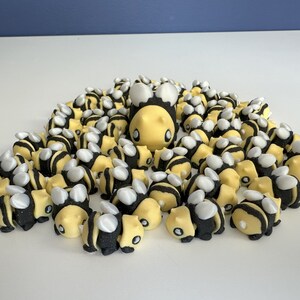 Bee Fidget Toy - Bee Desk Decoration - 3D Printed Bee and Hive or ...