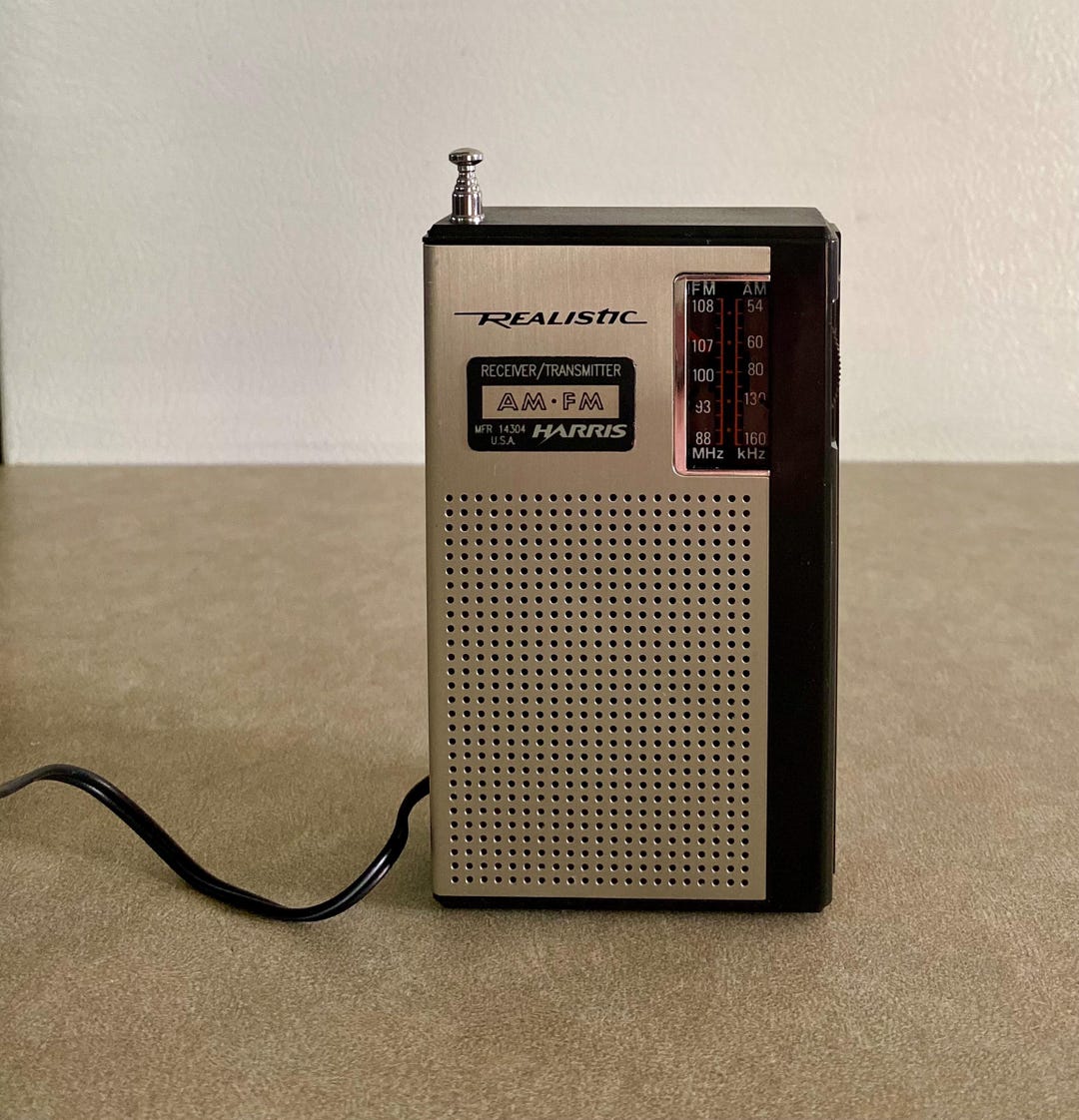 Vintage Radio Shack Realistic AM/FM Solid State Pocket Radio Model 12 ...