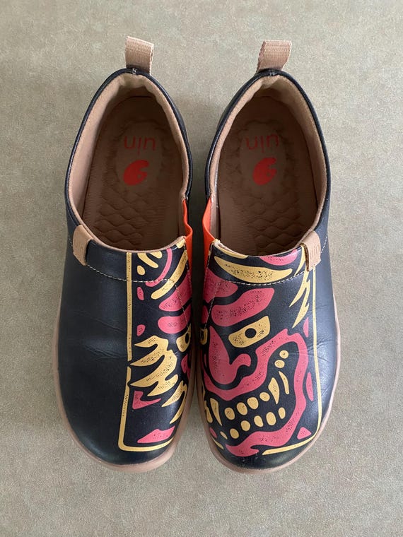 UIN Art Painted Shoes - Gem