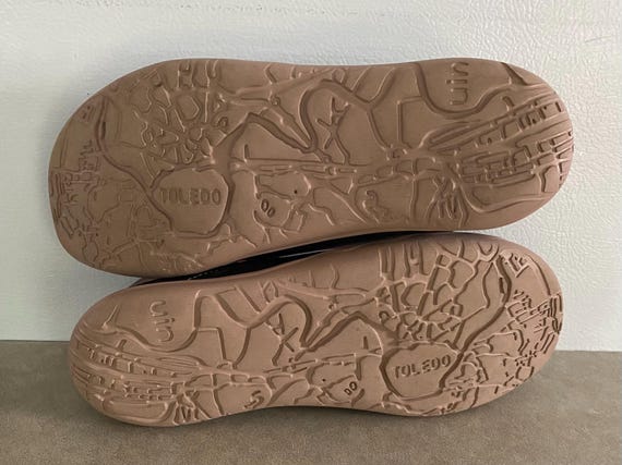 UIN Art Painted Shoes - Gem
