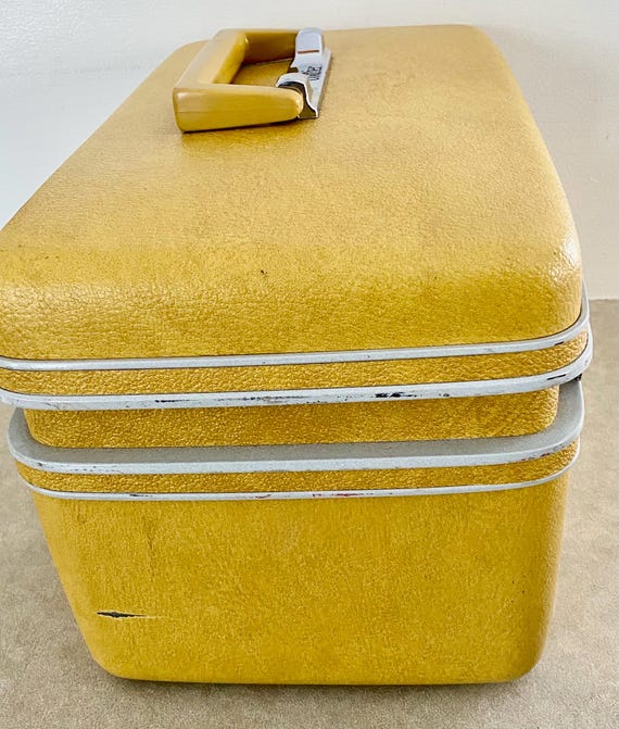 Vintage Sears Samsonite Courier Train Case Mustard - Gem