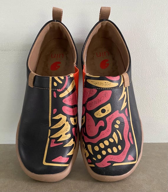 UIN Art Painted Shoes - Gem