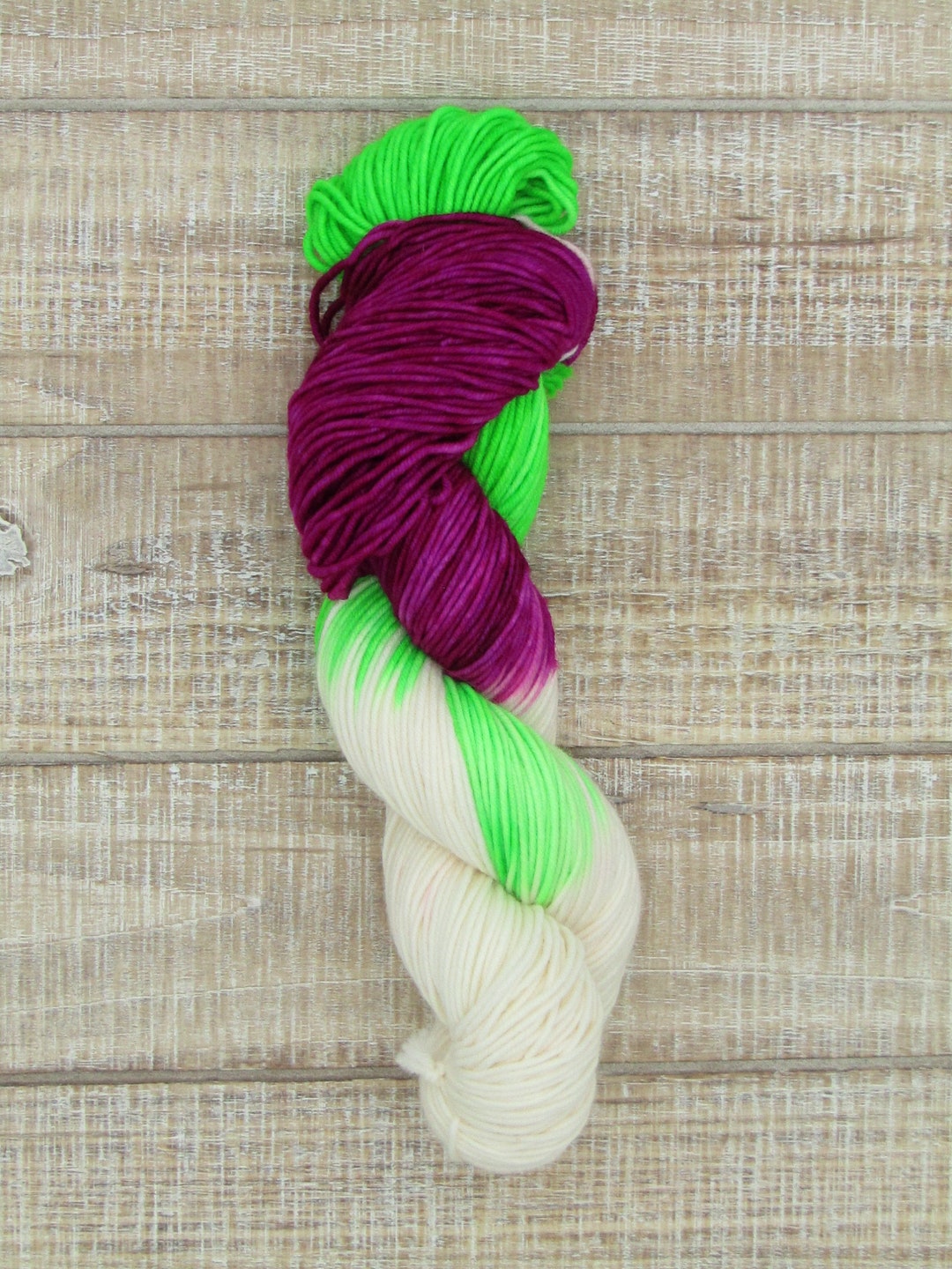 Flora - Berry Crush and Kelly Green Worsted Weight Variegated Yarn - Etsy
