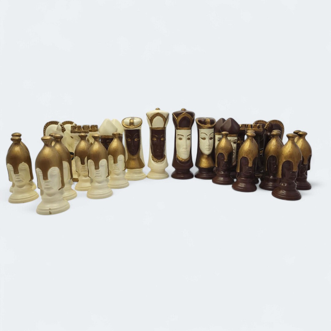 Vintage Duncan Medieval Chess Pieces Set - Etsy