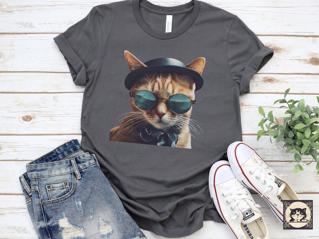 Cool Cat T-shirt for Cat Lovers Graphic Statement Shirt Gift for Cat Owners Stylish Cat Fashion ...