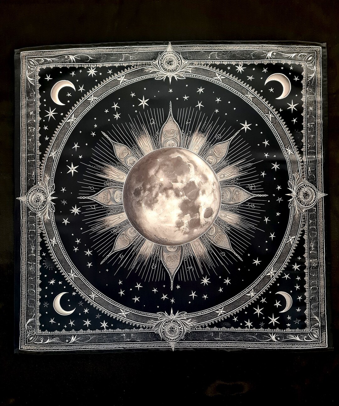 Altar Cloth 8 for Tarot Cards, 26 Inches Heavy Satin Tablecloth, Tarot ...