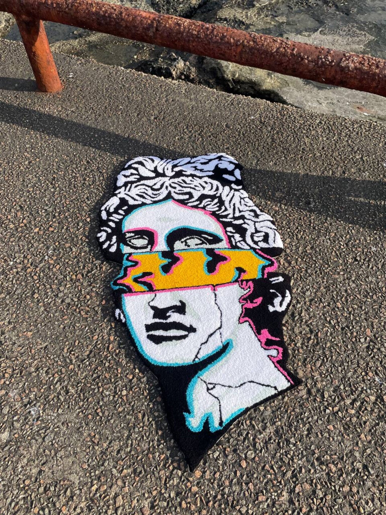 Trippy Abstract Tufted Rug, Smiling Face Handmade Rug, Ancient Statue ...