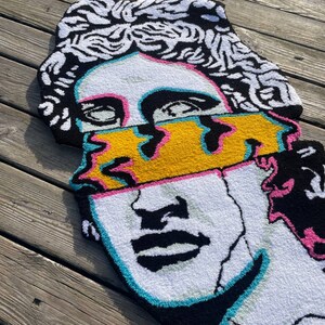 Trippy Abstract Tufted Rug, Smiling Face Handmade Rug, Ancient Statue ...