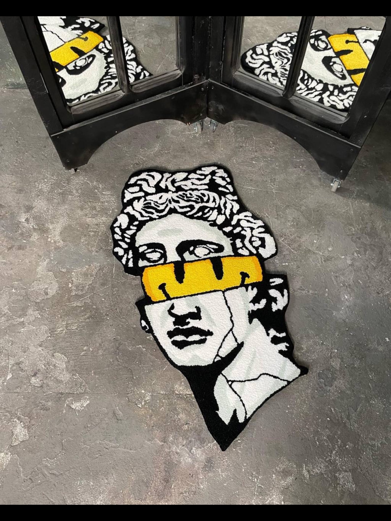 Ancient Statue Tufted Rug, Smiling Face Handmade Rug, Ancient Statue ...