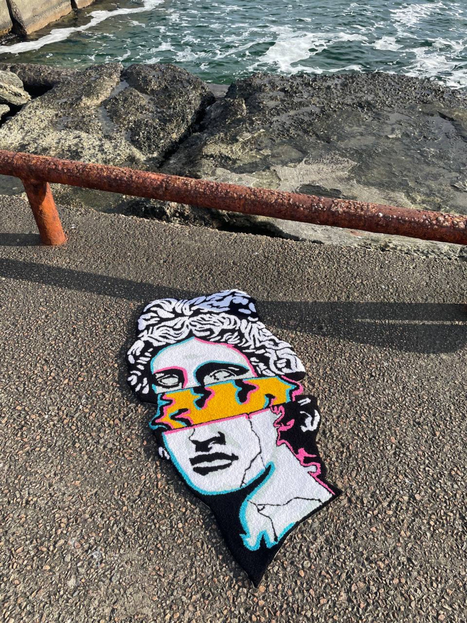 Trippy Abstract Tufted Rug, Smiling Face Handmade Rug, Ancient Statue ...