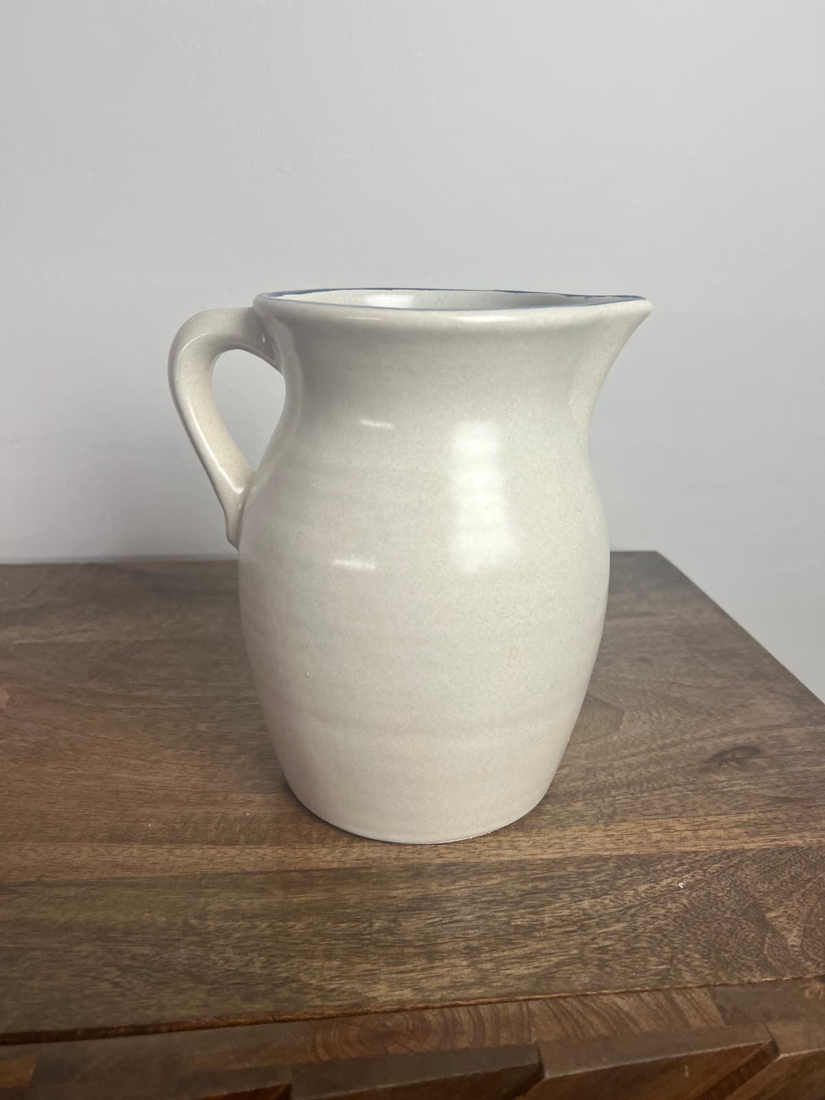 Pfaltzgraff Yorktowne Pitcher Stoneware Quart Gray Blue Flowers Pitcher ...