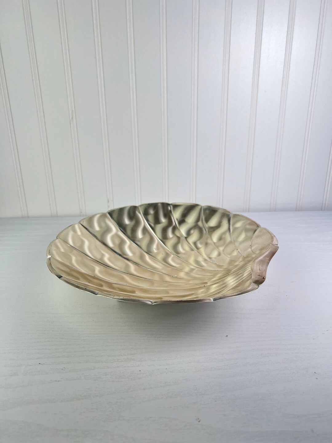 Vintage Silver Plated Shell Shape Bowl With Round Ball Feet Elegant ...