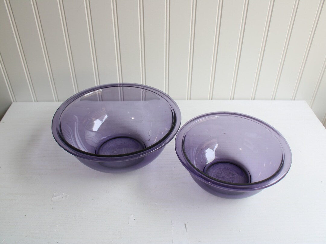 Vintage Pyrex Mixing Bowls Set of 2 325 & 322 Amethyst Purple Glass ...