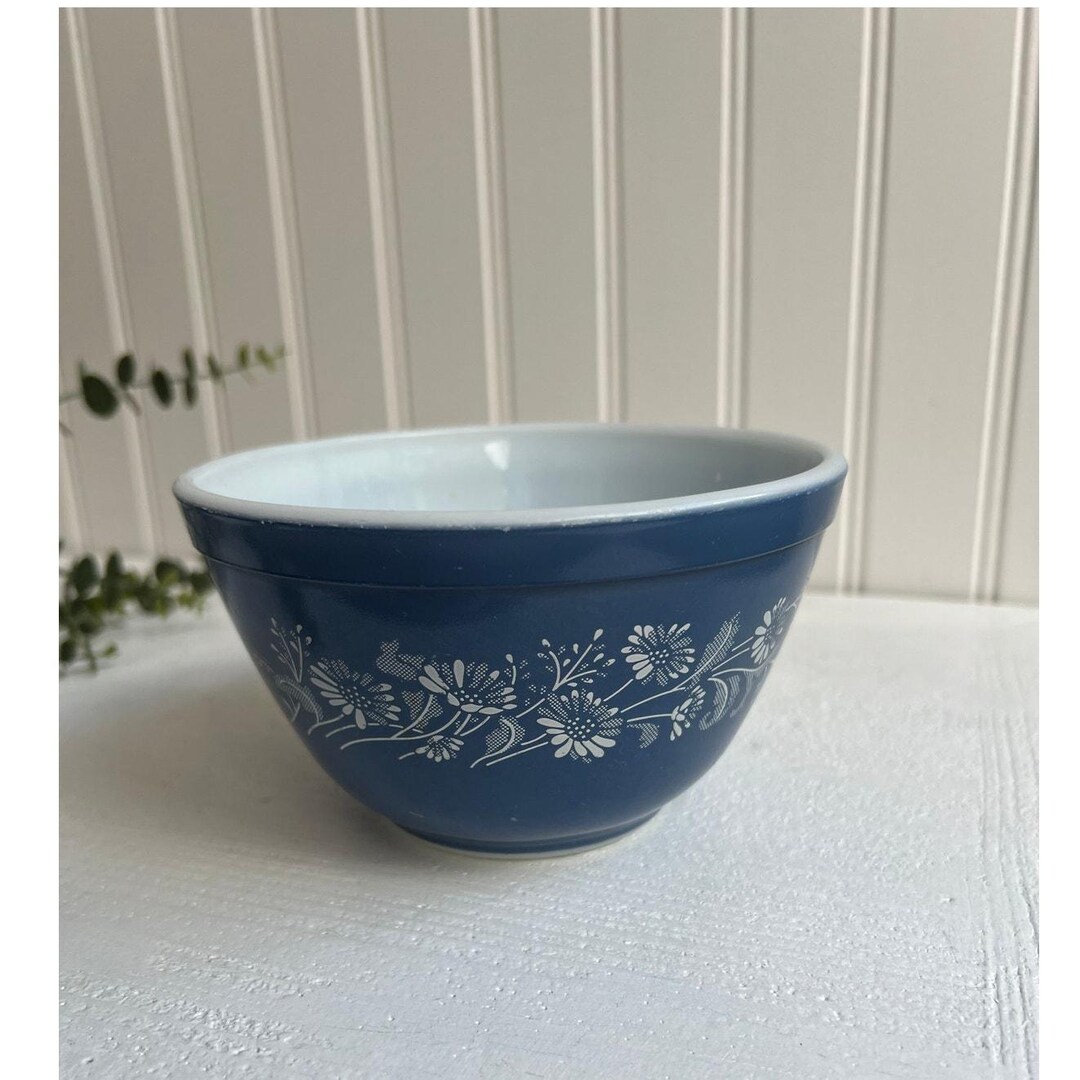 Vintage Pyrex Colonial Mist Blue Small Mixing Bowl | Size 401 750ML - Etsy