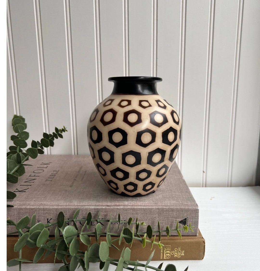Peruvian Chulucanas Folk Art Pottery Vase | Signed Matte Patterned Vase ...