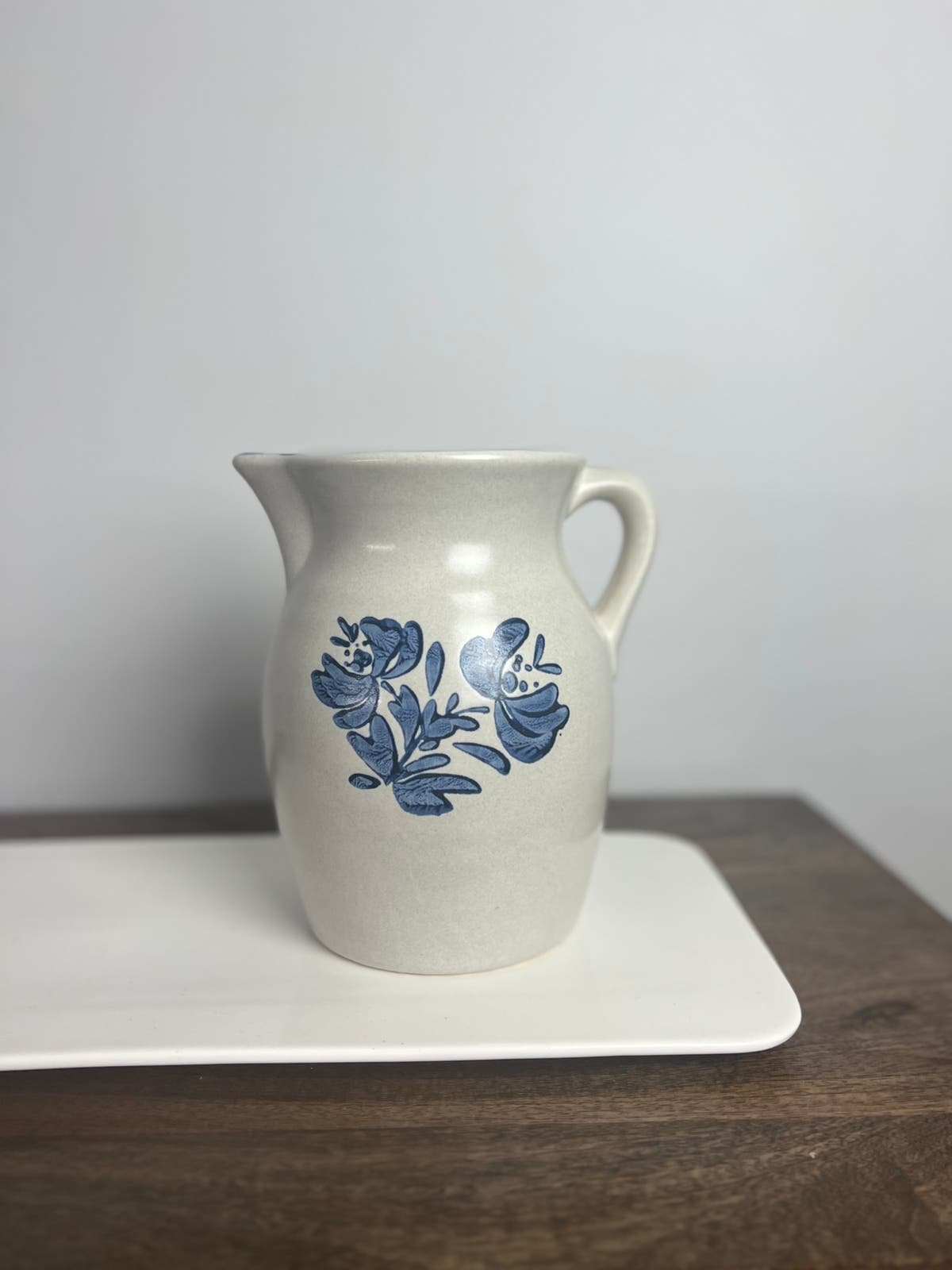 Pfaltzgraff Yorktowne Pitcher Stoneware Quart Gray Blue Flowers Pitcher ...