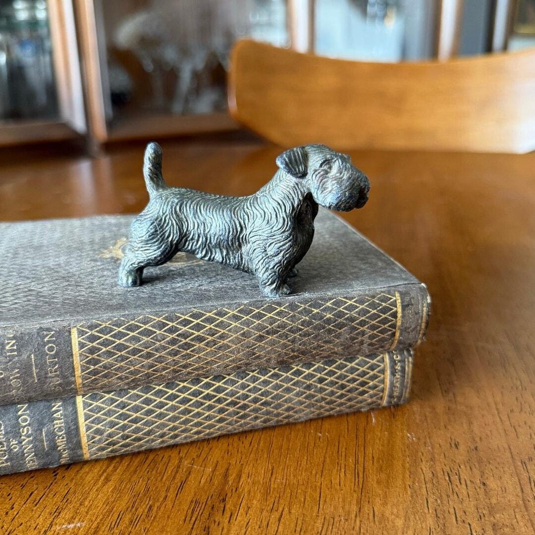 Vintage Cast Iron Scottish Terrier Figurine | Miniature Scotty Dog ...