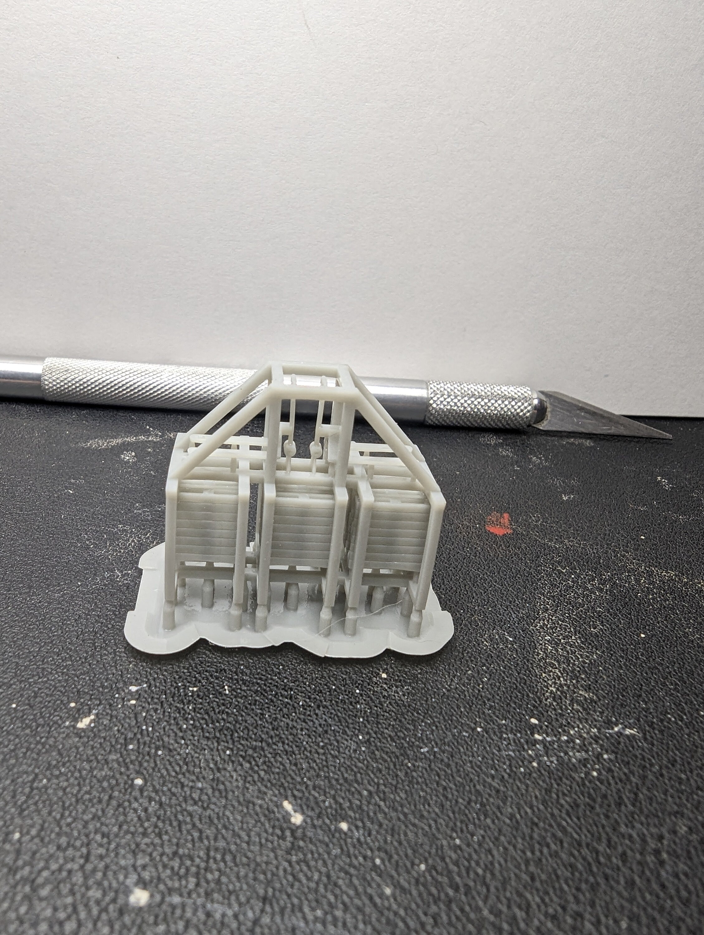 N Scale 1/160 (2) Pallet Jacks and (12) Pallets | Whistle Stop Models ...
