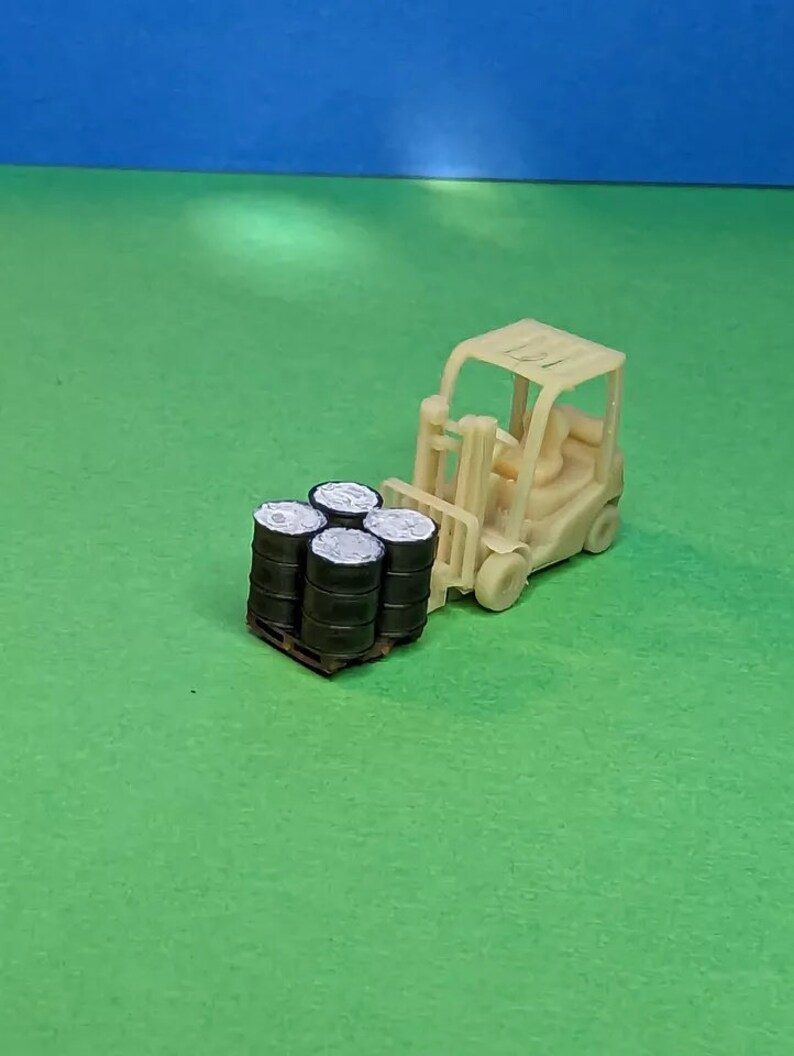 N Scale 1/160 (9) Pallets With (4) 55 Gallon Barrels per Pallet ...