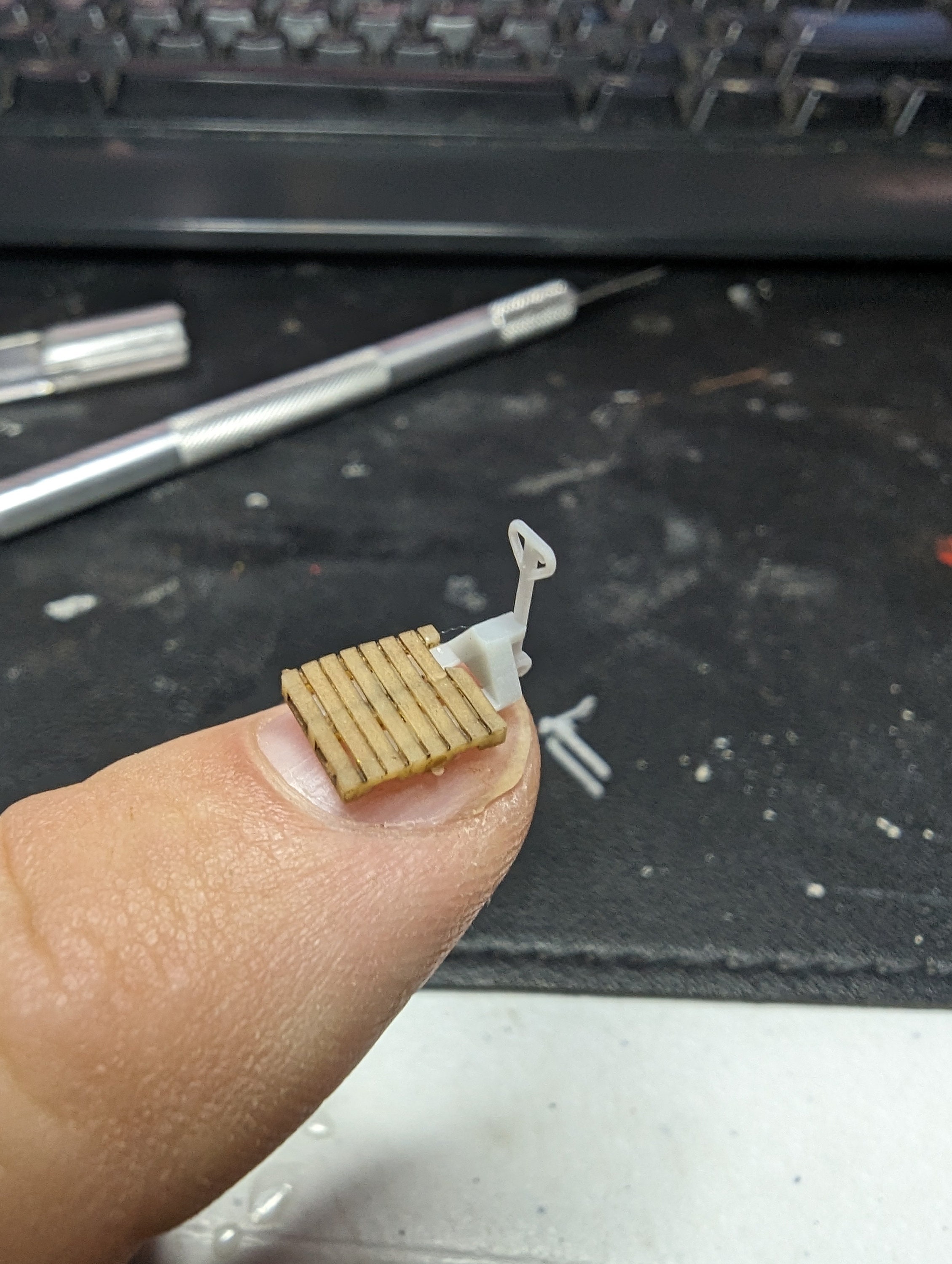 N Scale 1/160 (2) Pallet Jacks and (12) Pallets | Whistle Stop Models ...
