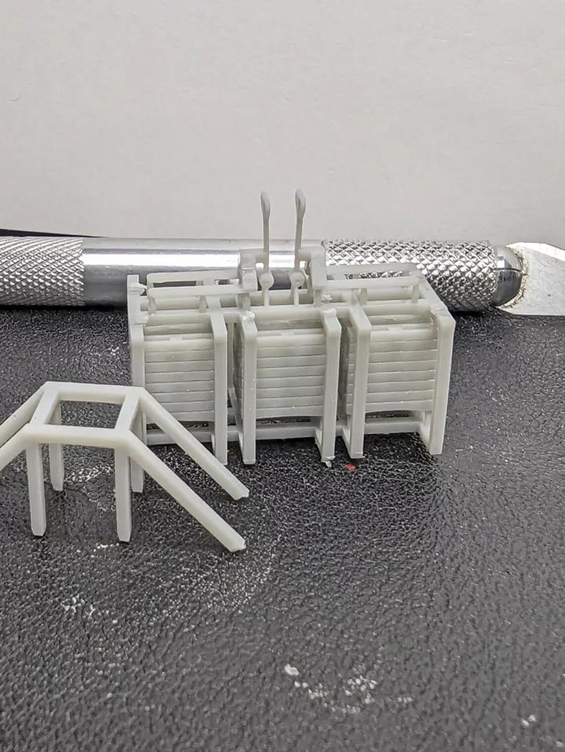 HO Scale 2 Pallet Jacks and 12 Pallets - Etsy