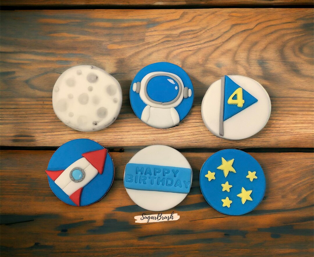 Astronaut Personalised Edible Icing Cupcake Toppers, Astronaut Topper ...