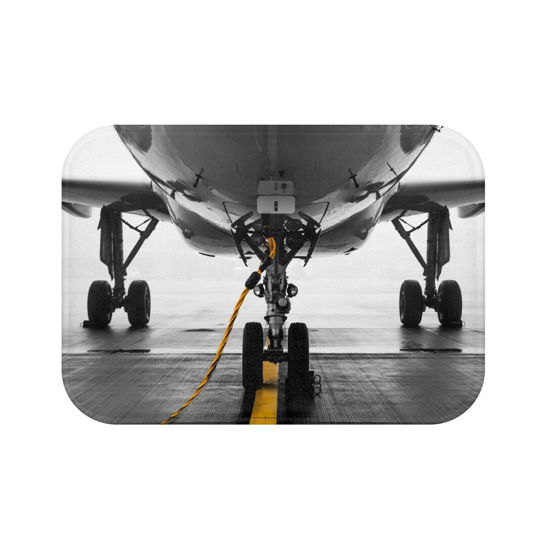 Aircraft Landing Gear Bath Mat - Unique Classic Bathroom Decor for ...