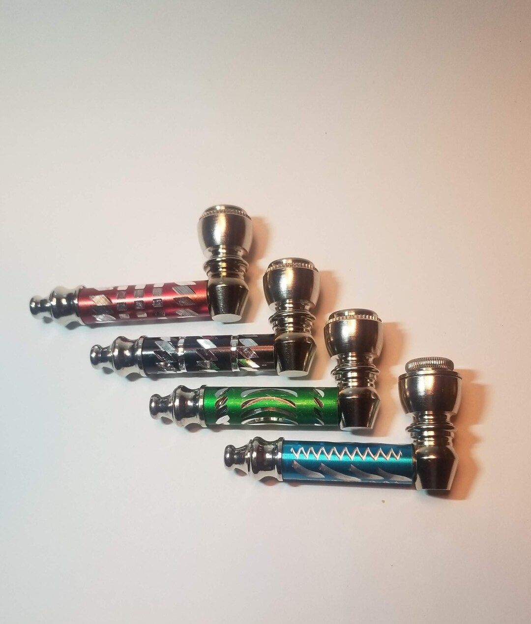 Metal Diamond Cut Design Smoking Pipe With Take Along Lid. With 5 Free ...