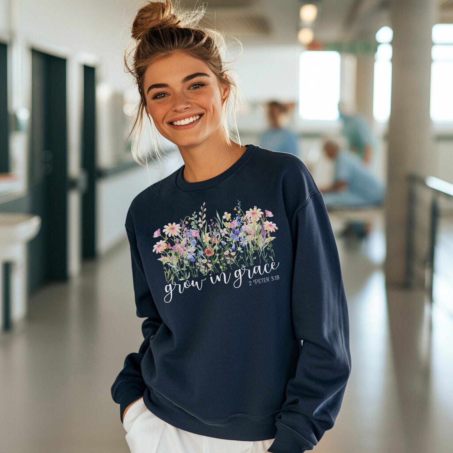 Camiseta "Crece en la Gracia", Camiseta con estampado de flores ...