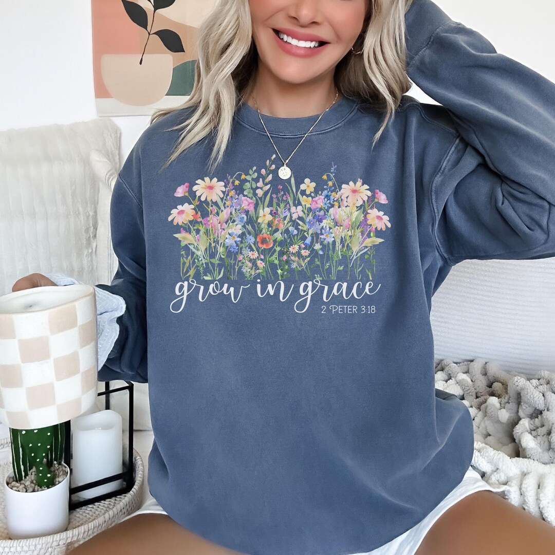 Camiseta "Crece en la Gracia", Camiseta con estampado de flores ...
