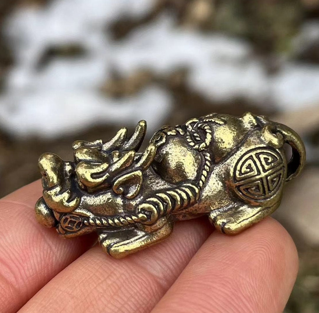 East Asian Mini Pixiu Mythical Animal Safe Wealthy Brave Troops Amulet ...