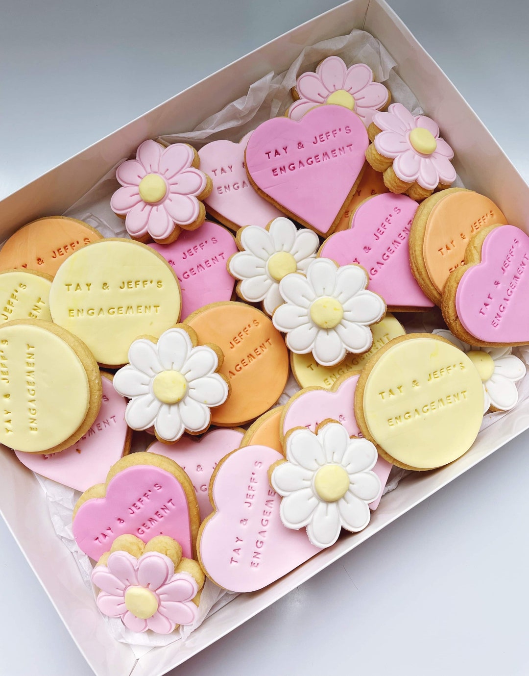 Bold & Bright Daisy Cookies | Custom Cookies | Engagement, Hens, Briday ...