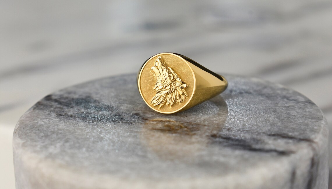 14K Gold Wolf Signet Ring: Engraved Wild Animal Jewelry - Etsy