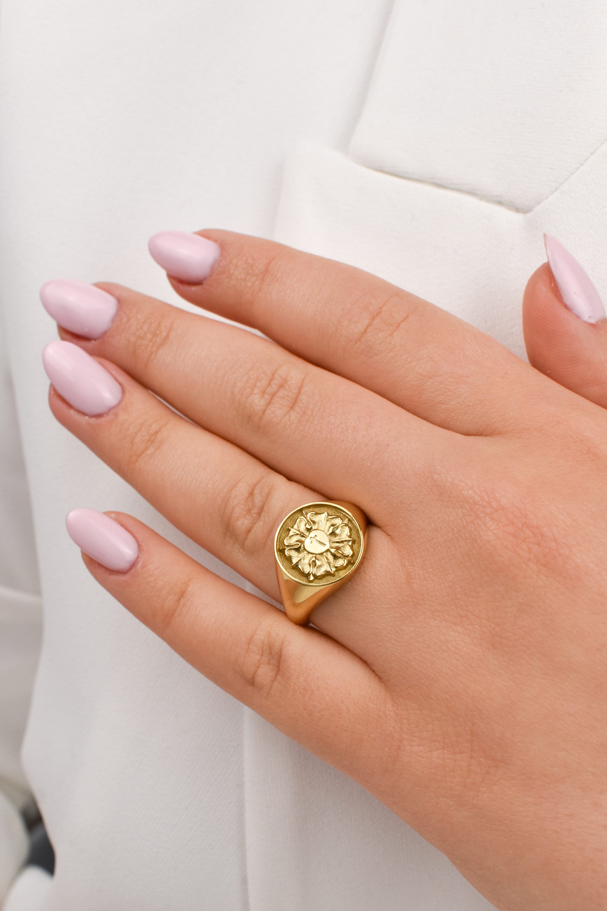 14K Gold Yorkshire Rose Signet Ring: Tudor Rose of England - Etsy