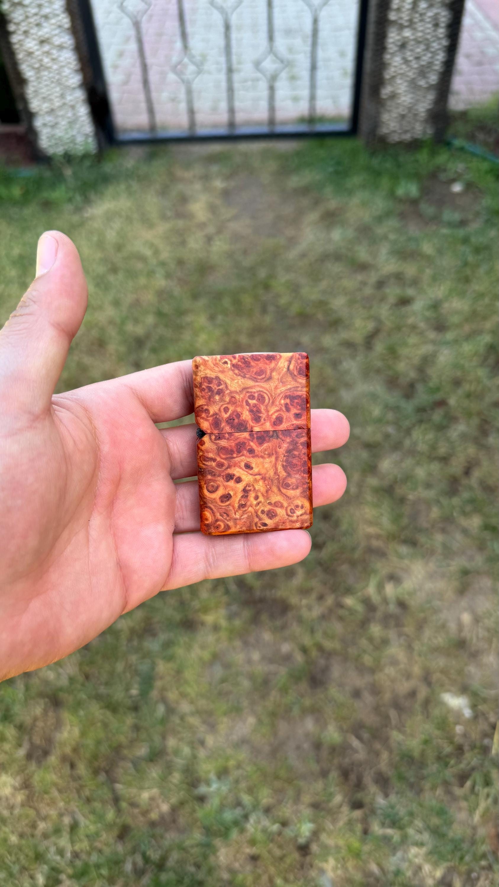 Estojo para isqueiro Zippo artesanal em madeira de freixo verde, um ...