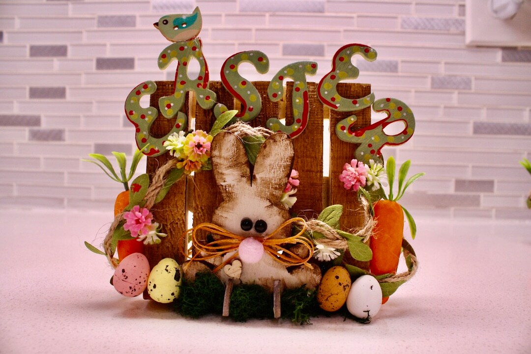 Easter Sign, Easter Decor, Bunny Pallet Centerpiece - Etsy