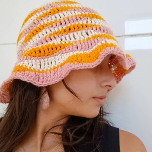 The Wavy Bucket Hat PATTERN - Etsy