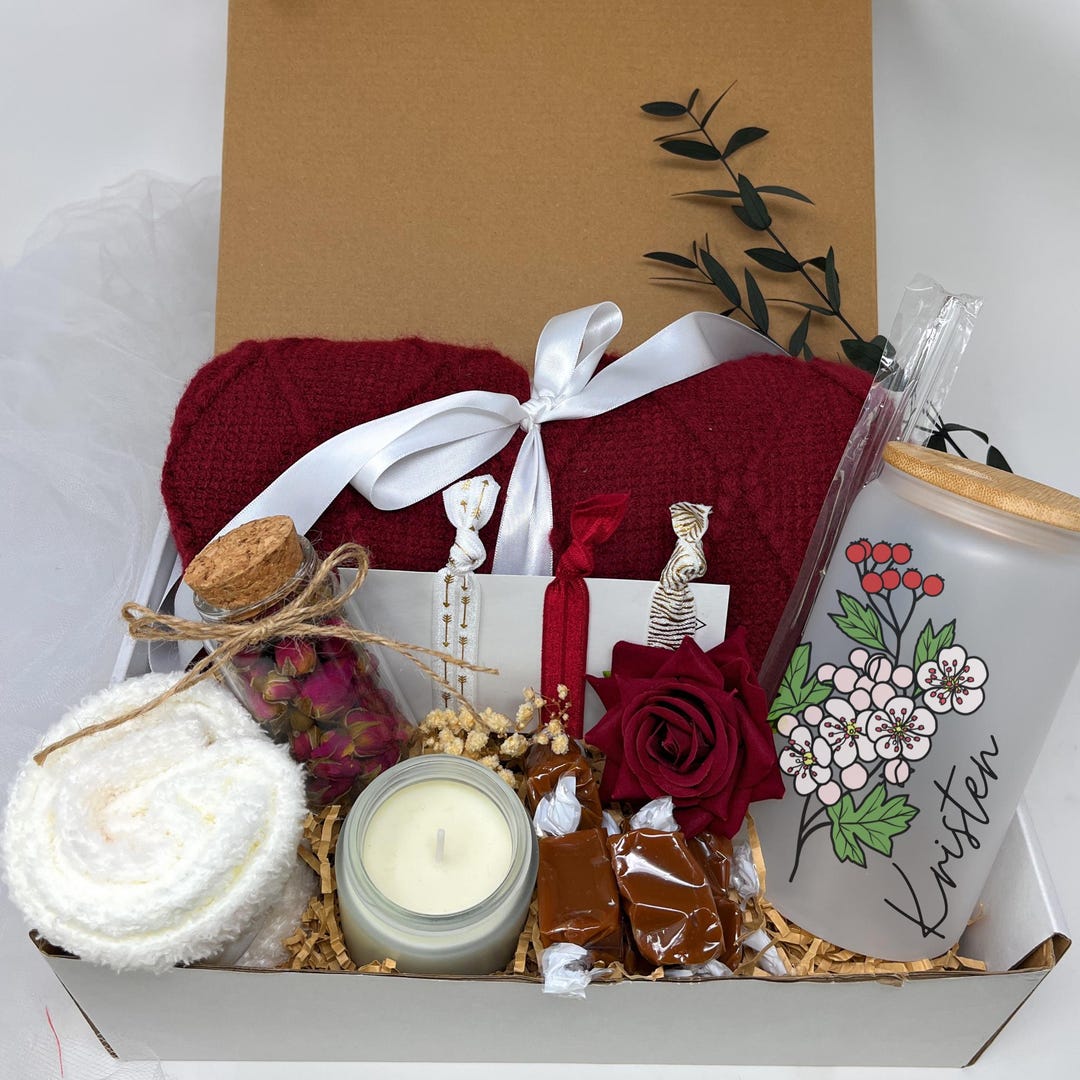 Cozy Holiday Gift Set With Blanket, Personalized Coffee Cup Gift Set ...