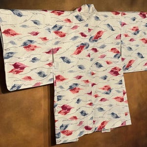 Japanese Haori Kimono, White With Blue & Pink Leaves Silk Lined Kimono ...