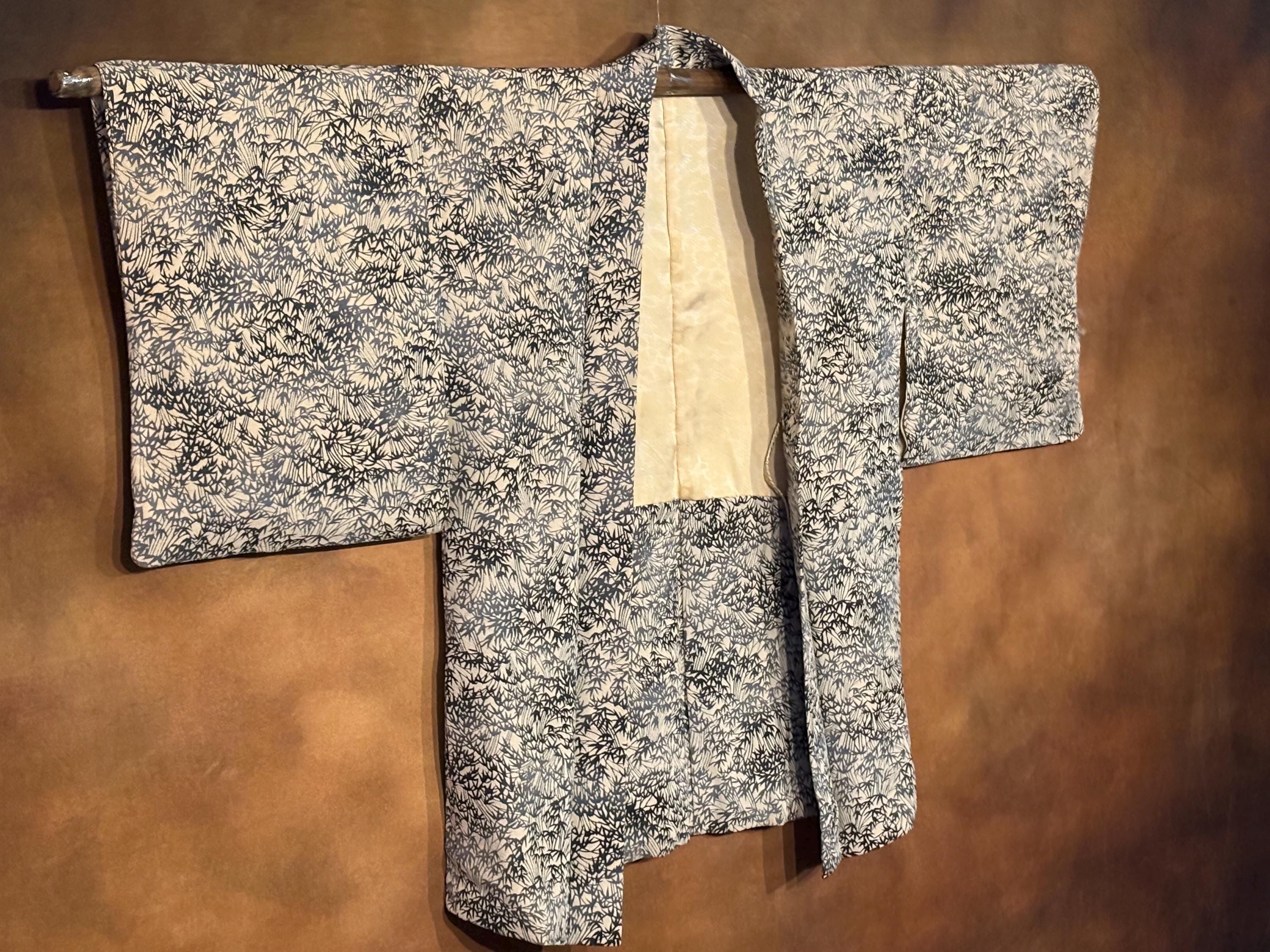 Japanese Haori Kimono, White With Blue Bamboo Design, Silk Lined Kimono ...