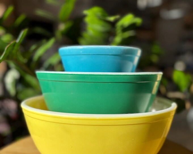 Vintage Primary Color Pyrex Mixing Bowls - 1950’s - Etsy